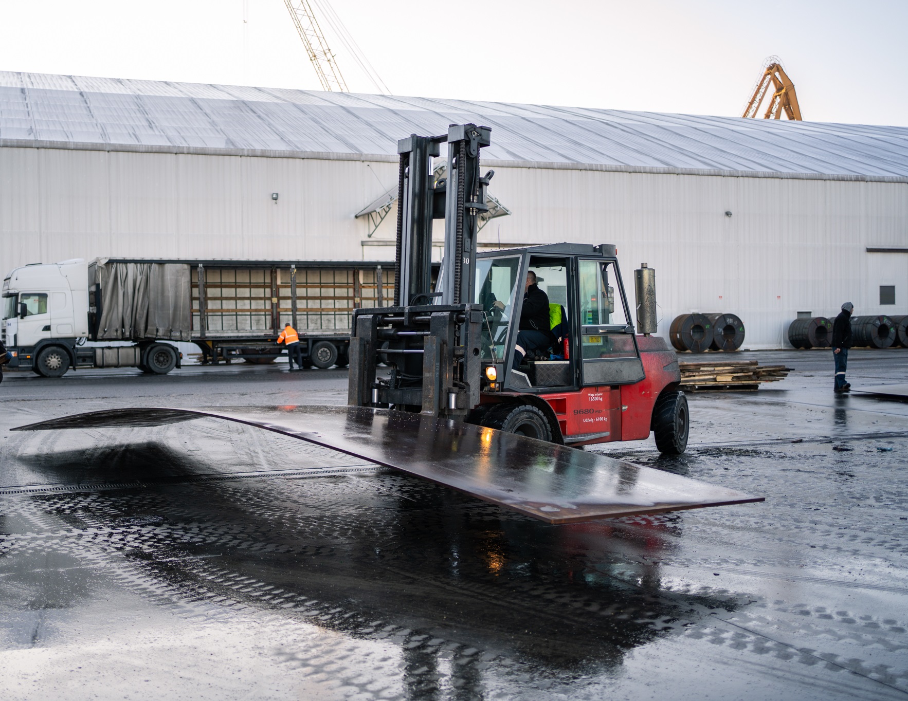 transport of steel to port,steel transport,rebars transport